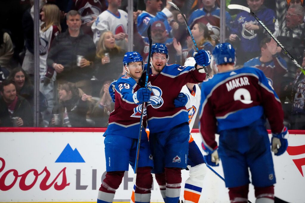"Our big guys were all good." Val Nichushkin and Nathan MacKinnon lead ...